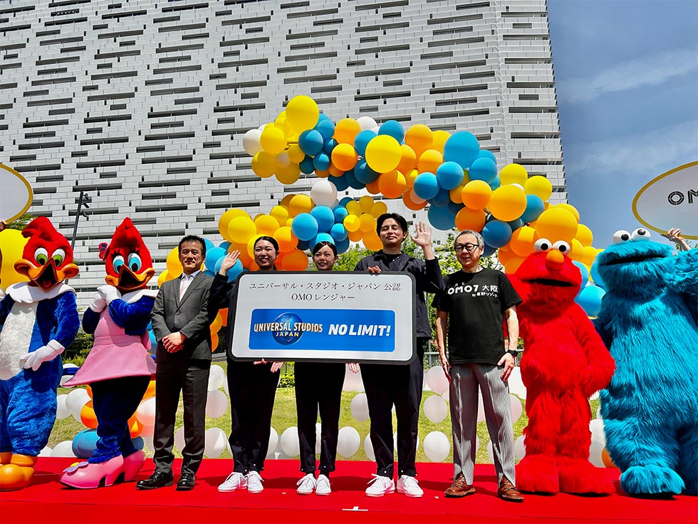 USJ公認OMOレンジャーの公認バッジ授…：日経クロストレンド