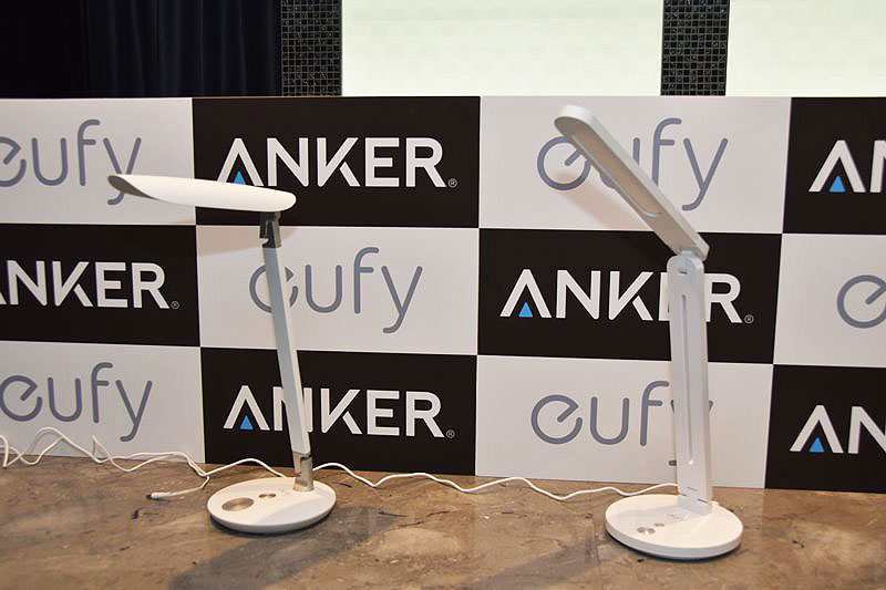 USB給電機能付きLEDデスクライト「E…：日経クロストレンド